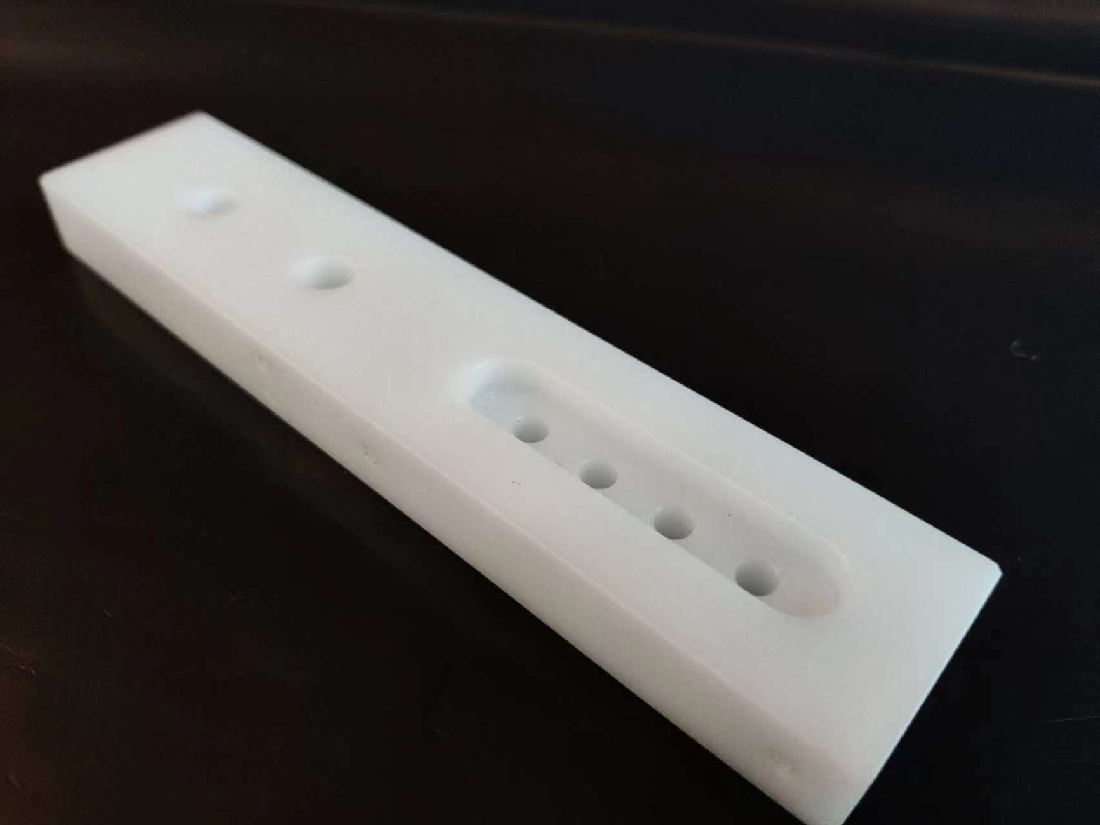 POM参数：深入了解工程塑料的性能指标 - 米思米